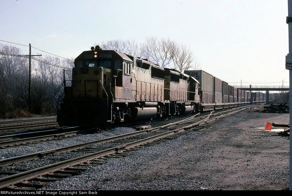 CNW 5077 and 5062